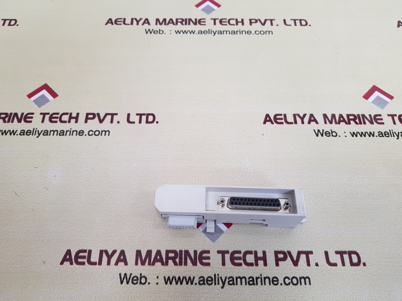 Abb tb805 3bse008534r1 cable adapter bus outlet - Aeliya Marine