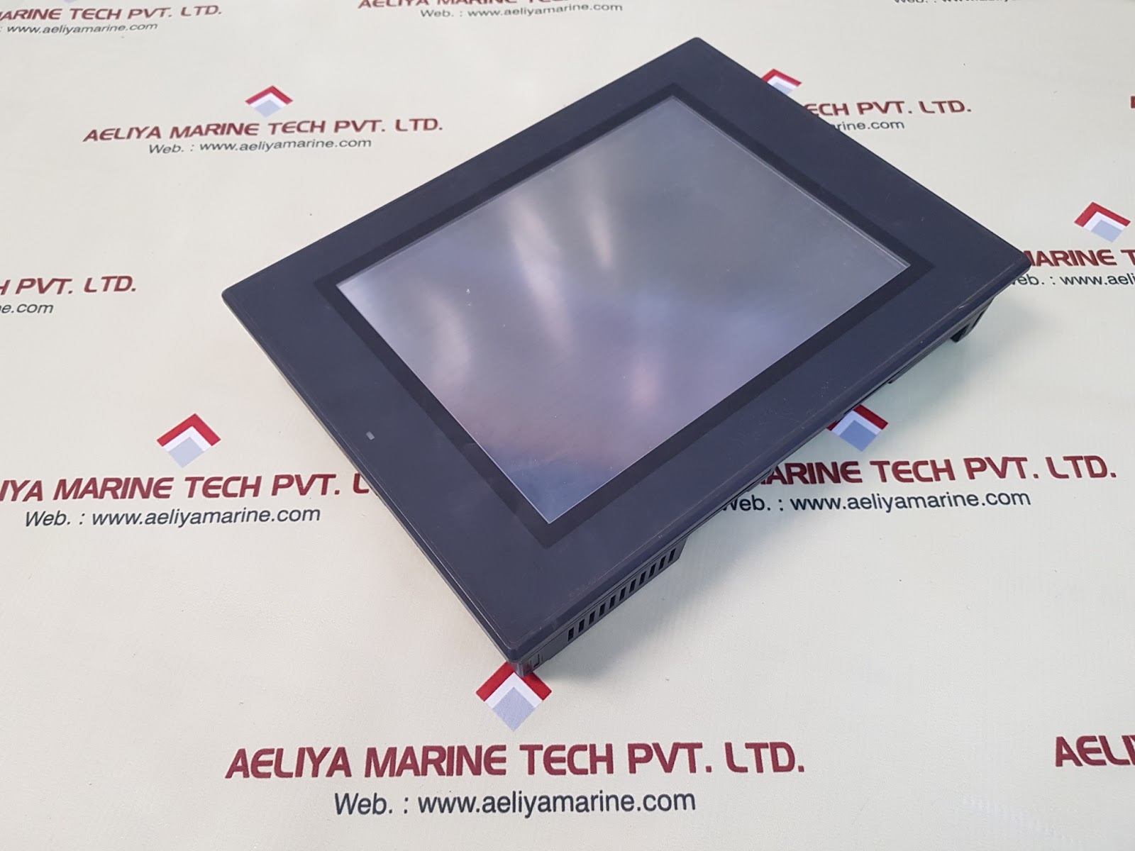 Keyence Vt3-v10 Touch Screen Panel 100-240V Ac 50/60Hz 65Va - Aeliya Marine