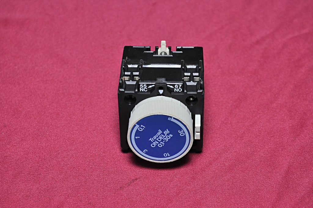 Telemecanique la2-d22 a65 time delay module - Aeliya Marine