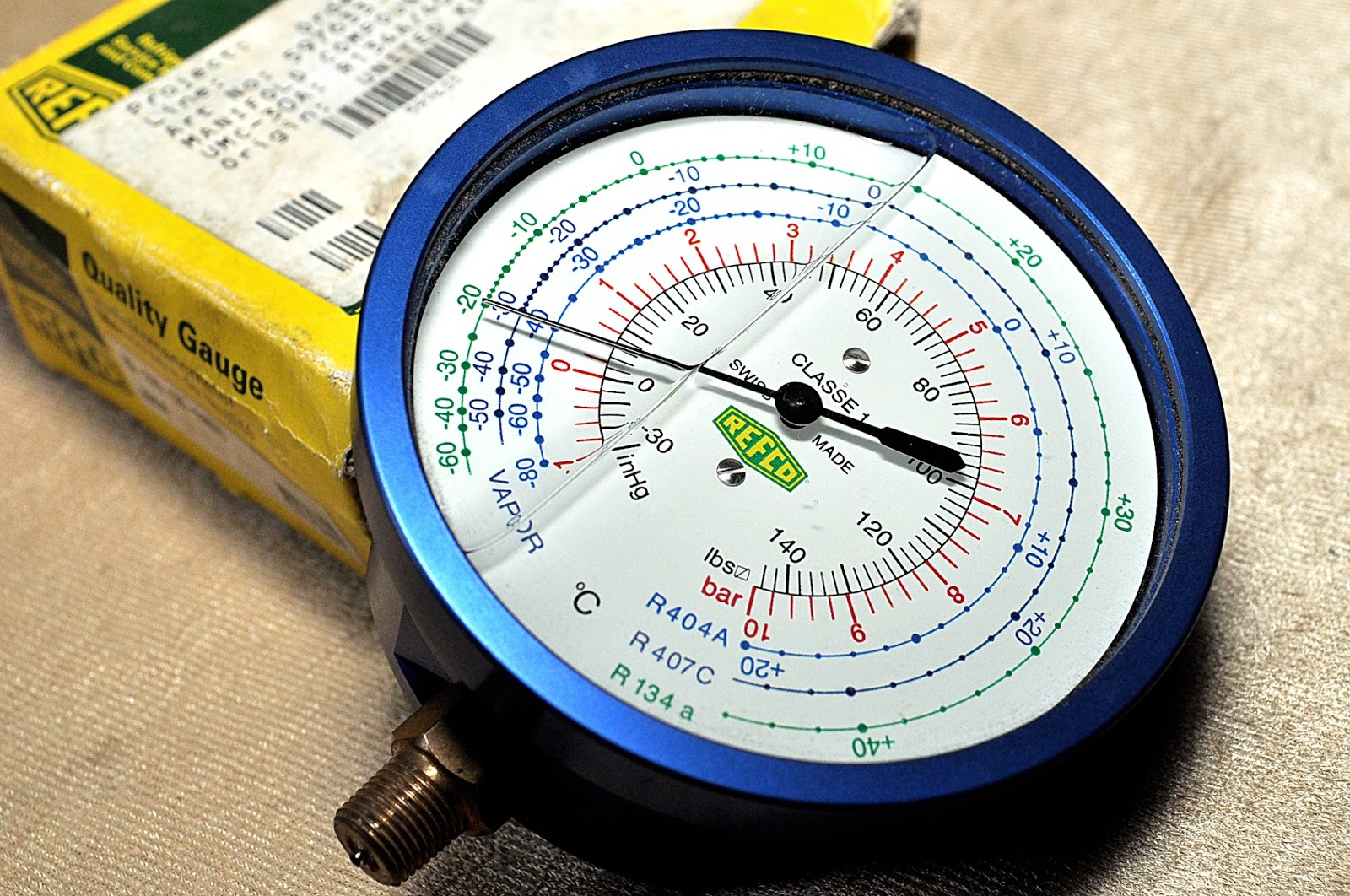 Refco 597633 Manifold Compound Gauge - Aeliya Marine