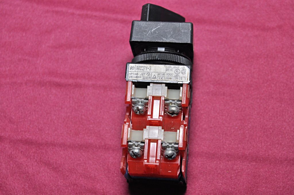 Fuji ar22py-3 push button - Aeliya Marine