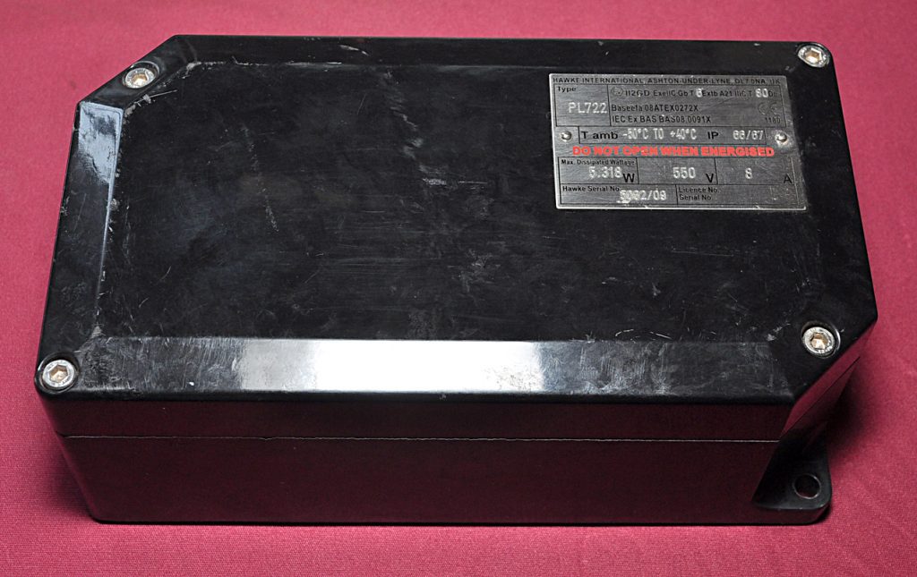 Hawke Pl722 Junction Box 550V 8A - Aeliya Marine